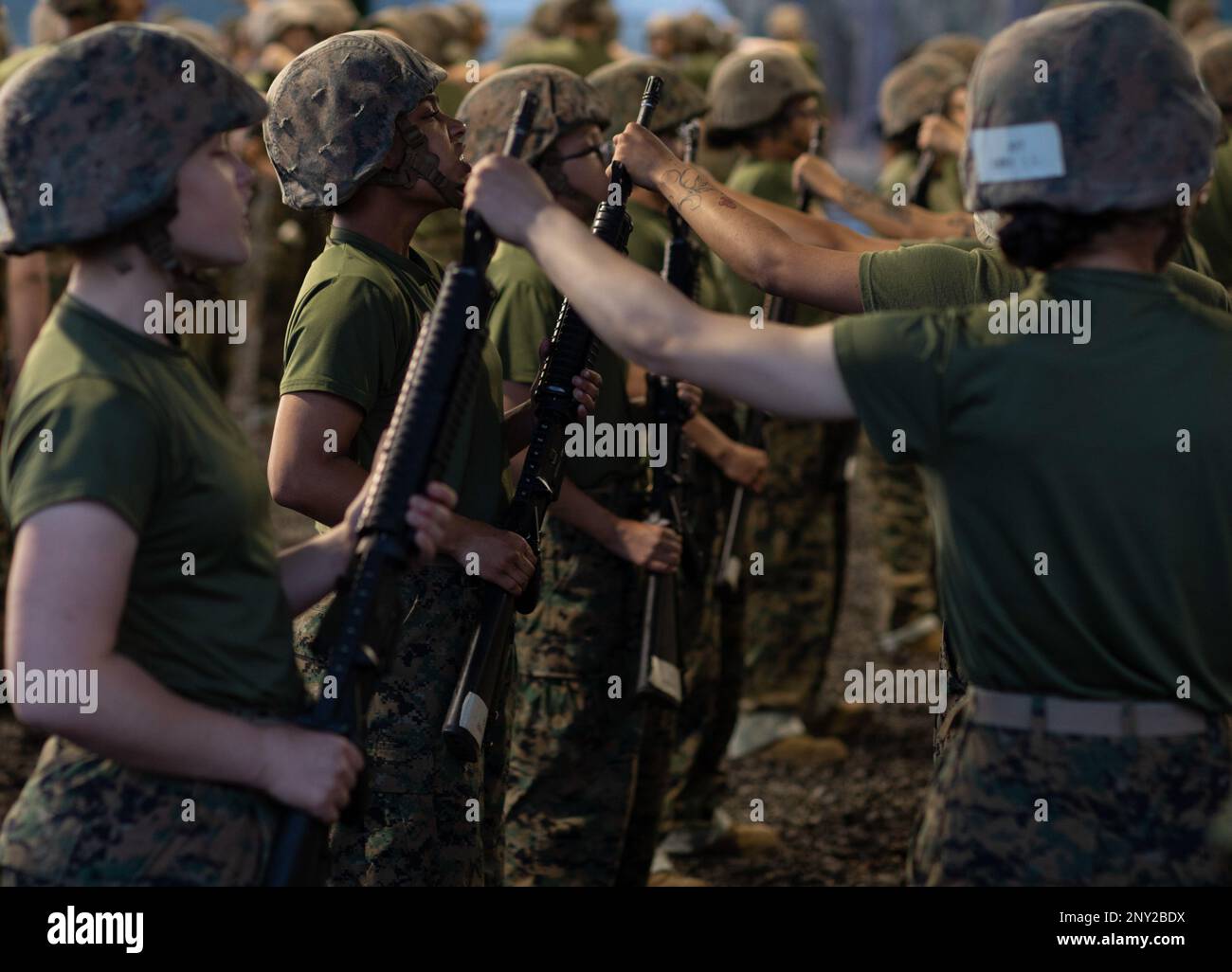 Recruits with Lima Company, 3rd Recruit Training Battalion, practice ...