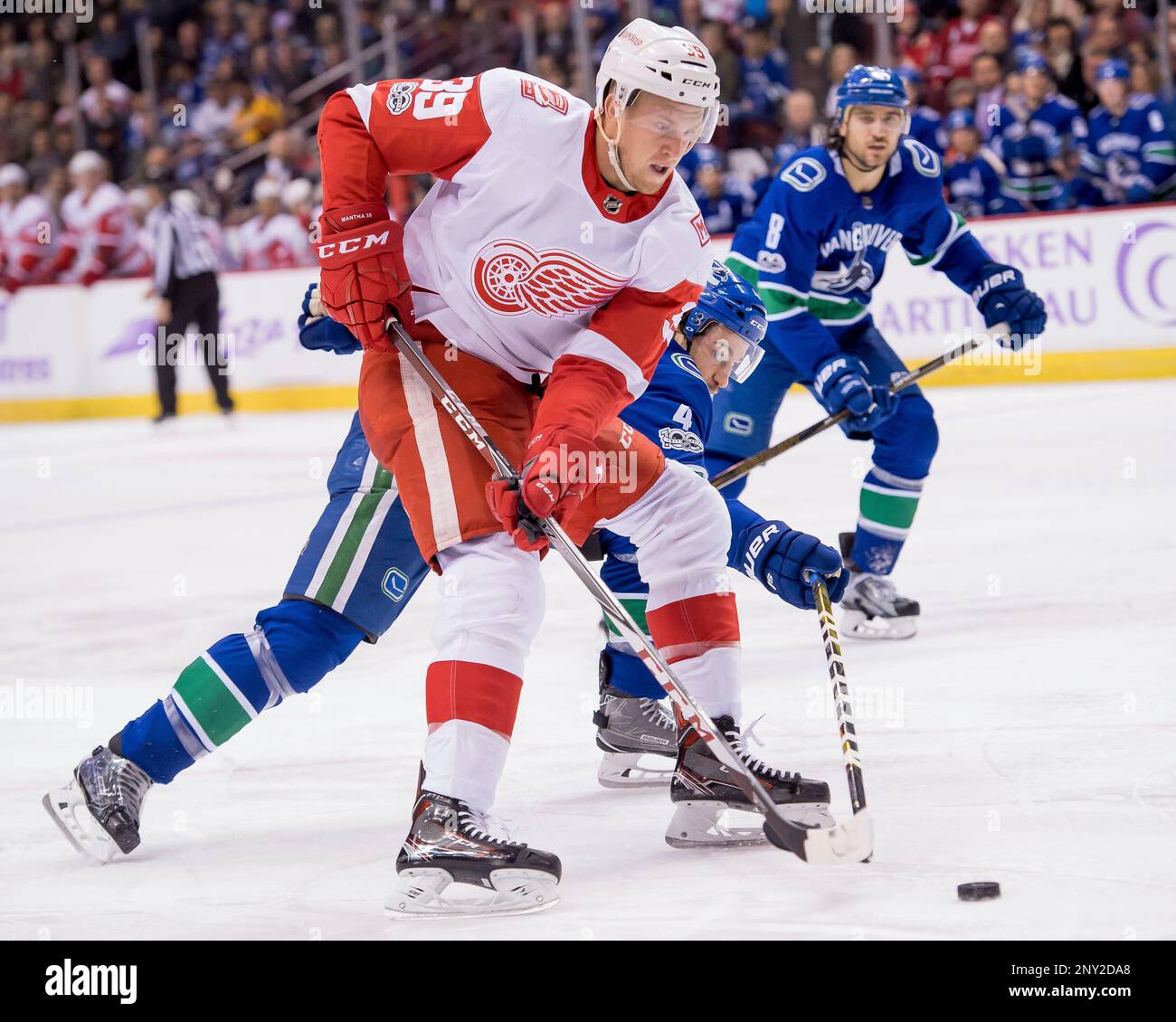 November 06, 2017: Red Wings right wing Anthony Mantha (39) and Canucks ...