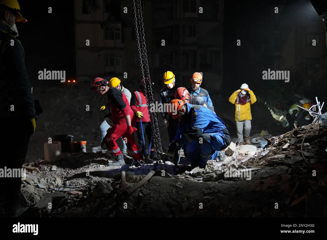 Turkey earthquake 2023 collapse hi-res stock photography and images - Alamy