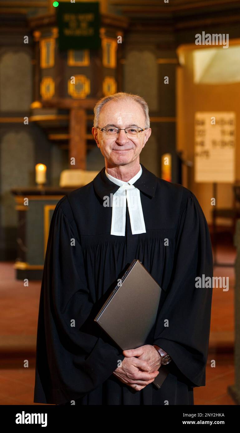 Pre trained hi-res stock photography and images - Alamy