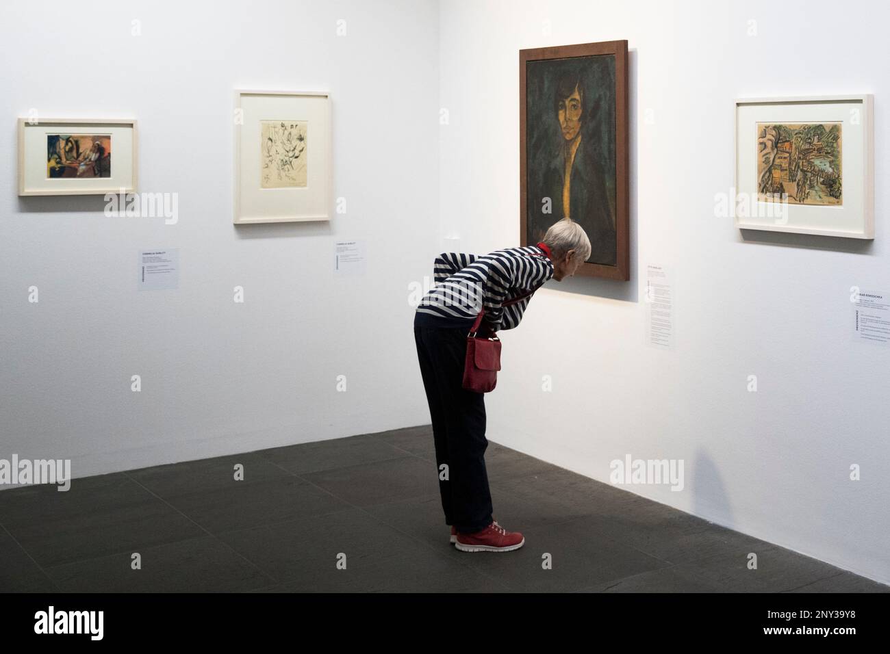 A visitor watches the painting "Bildnis Maschka Mueller" of German ...