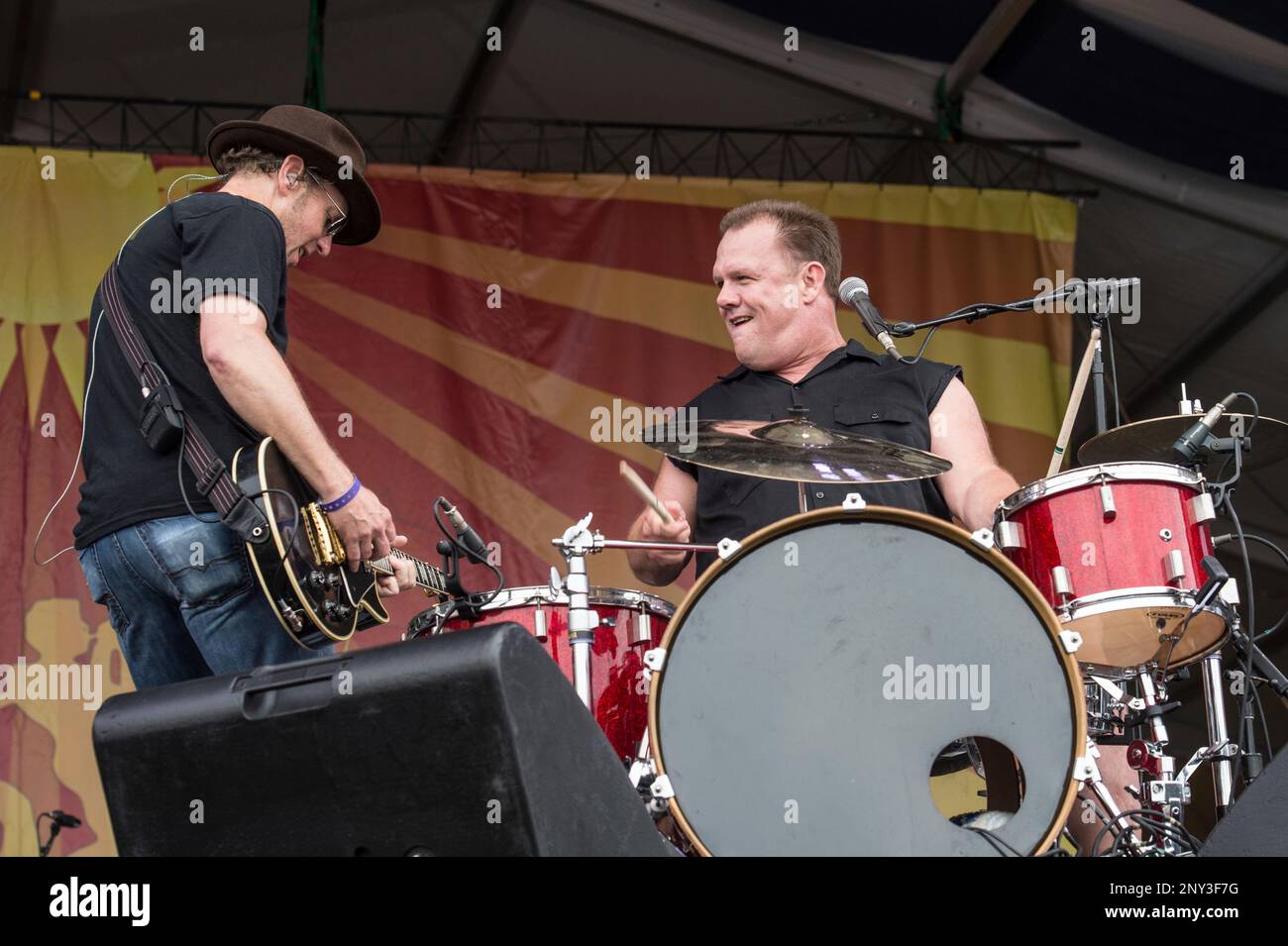 John Thomas Griffith and Fred LeBlanc of Cowboy Mouth performs during ...