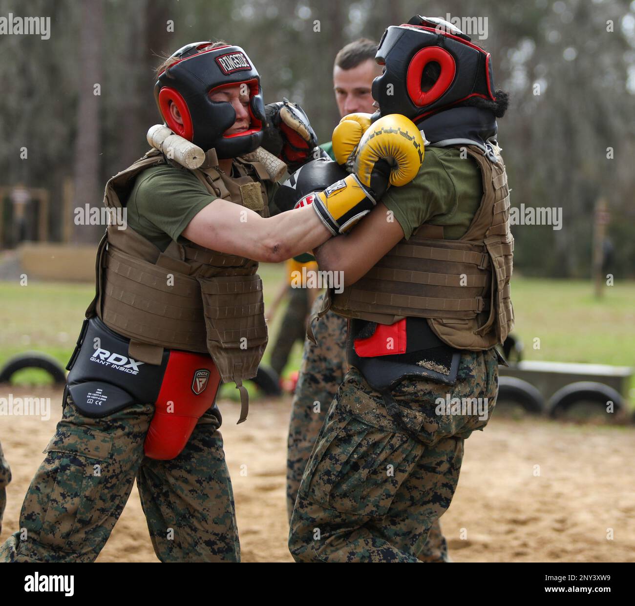 Recruits with Hotel Company, 2nd Recruit Training Battalion, practice ...