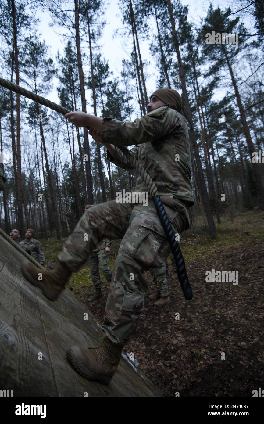 U.S. Soldiers assigned to Alpha Company, 307th Military Intelligence ...