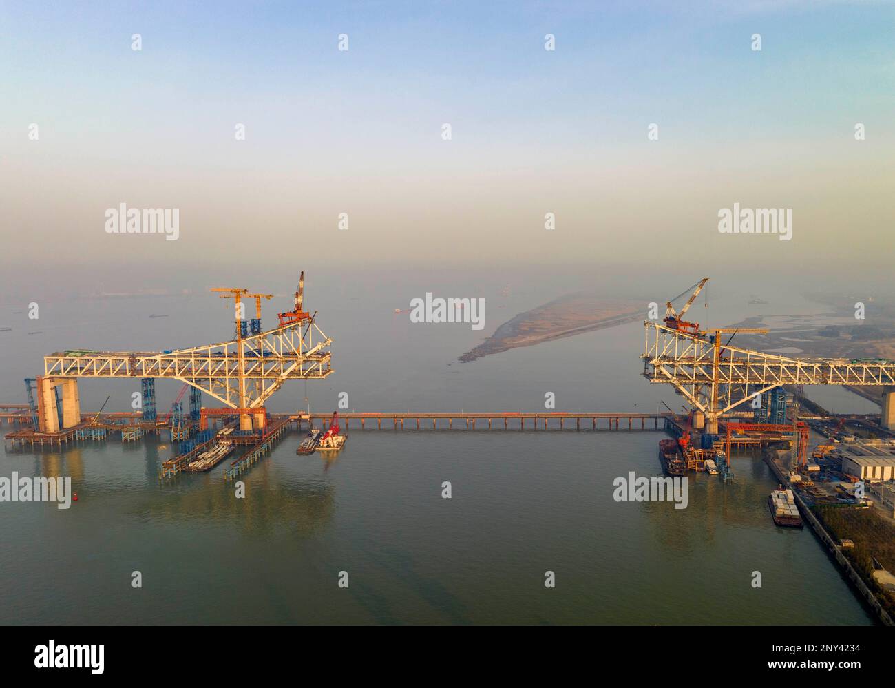TAIZHOU, CHINA - MARCH 2, 2023 - Aerial photo workers work at the ...