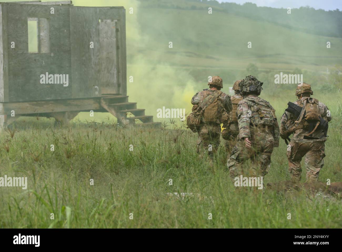U.S. Army Soldiers assigned to Charlie Company, 2nd Battalion, 35th ...