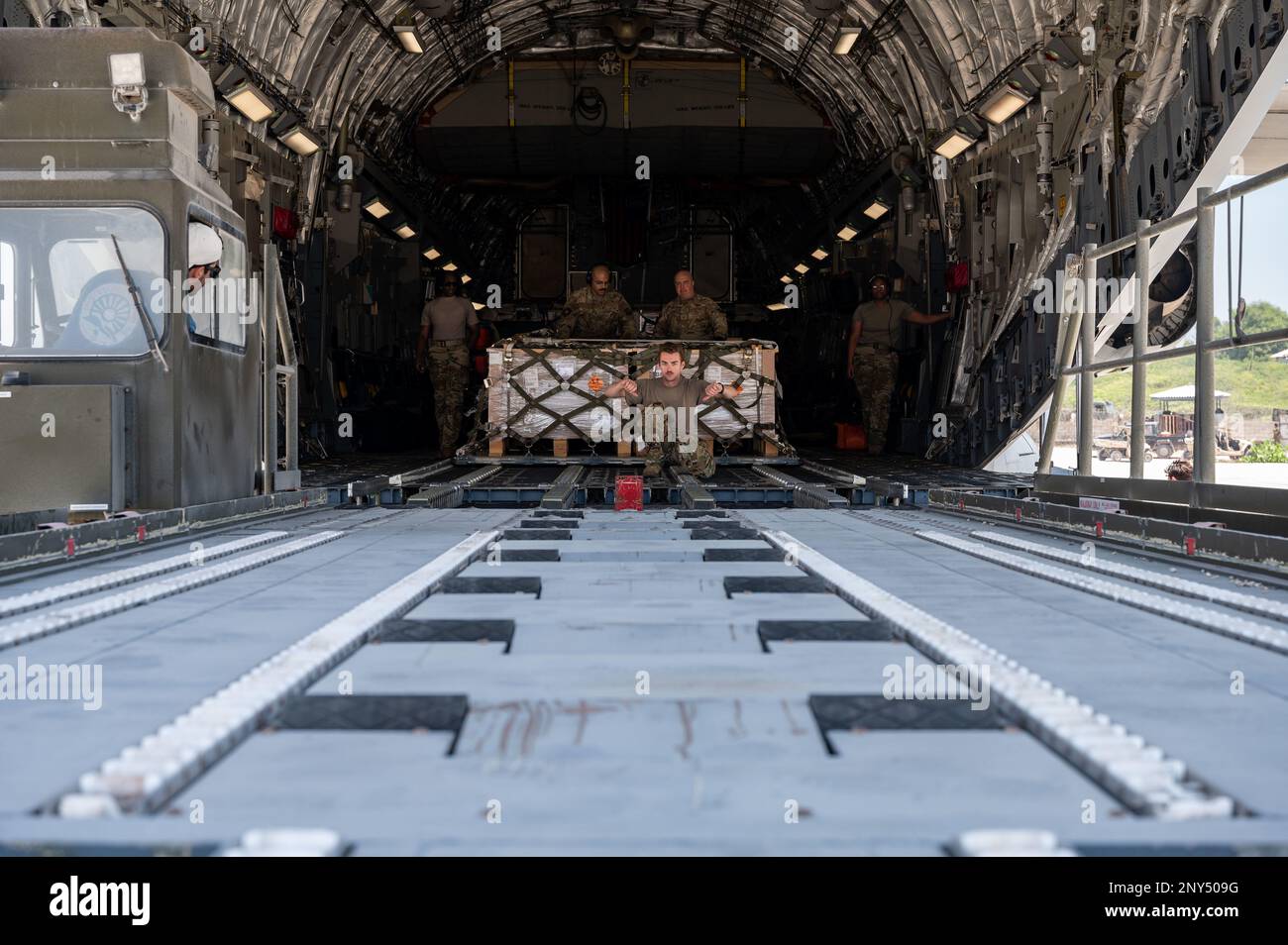 A U.S. Air Force C-17 Globemaster III aircraft loadmaster, assigned to ...