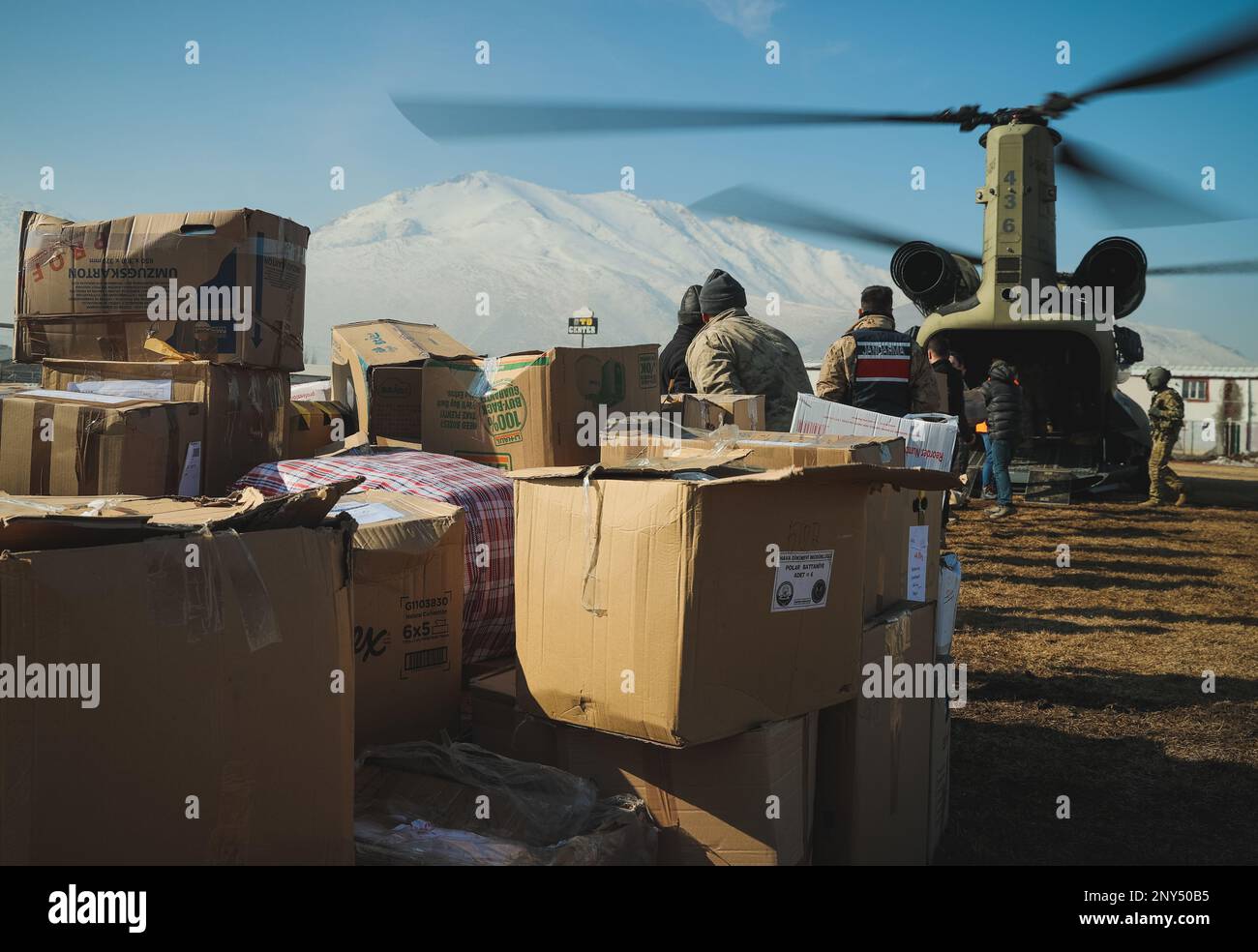 U.S. Army soldiers assigned to 3rd Battalion, 501st Aviation Regiment ...
