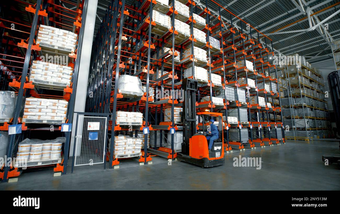 Group sorting rack hi-res stock photography and images - Alamy