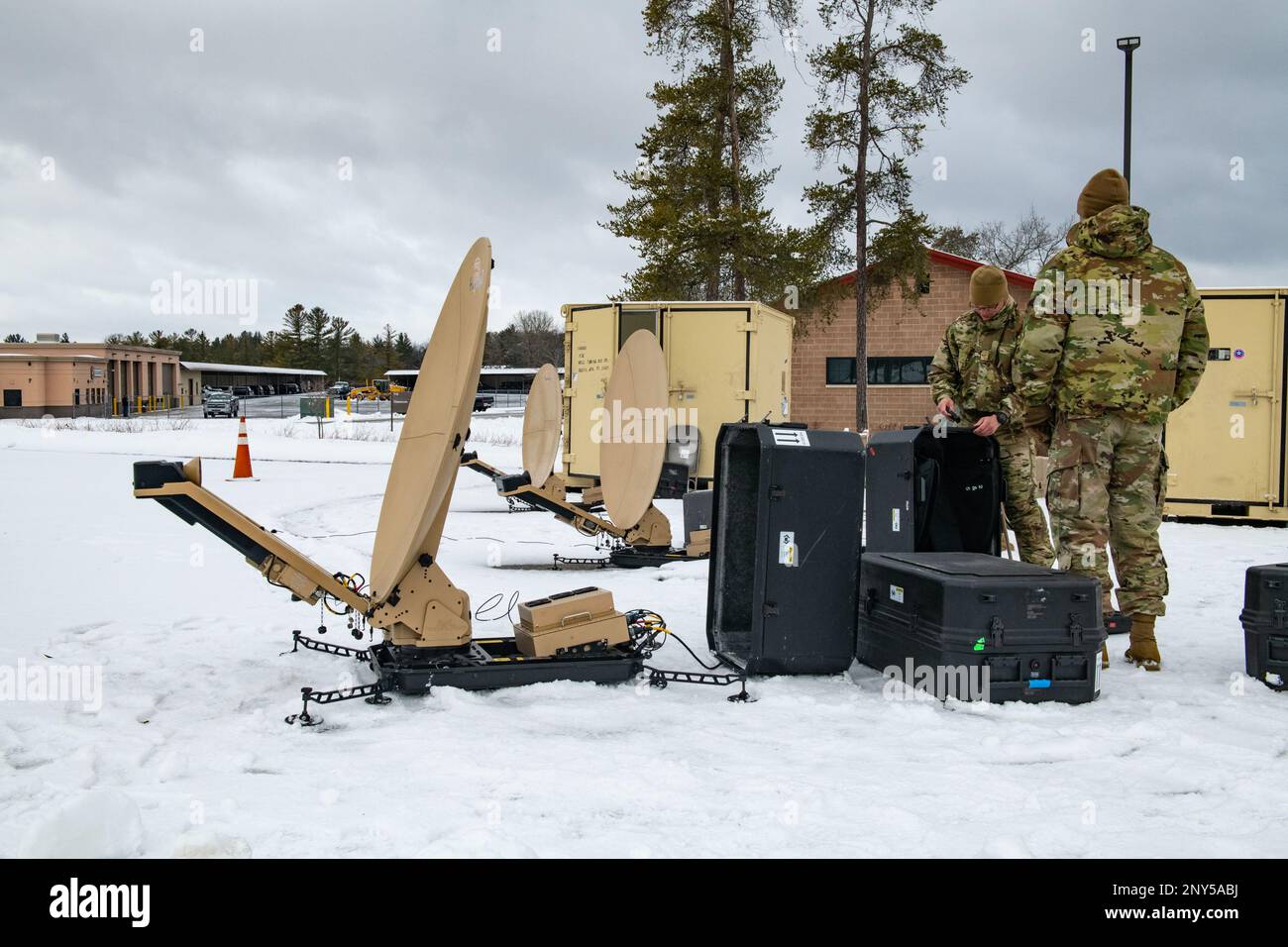U.S. Air Force Airmen from the 290th Joint Communications Support ...