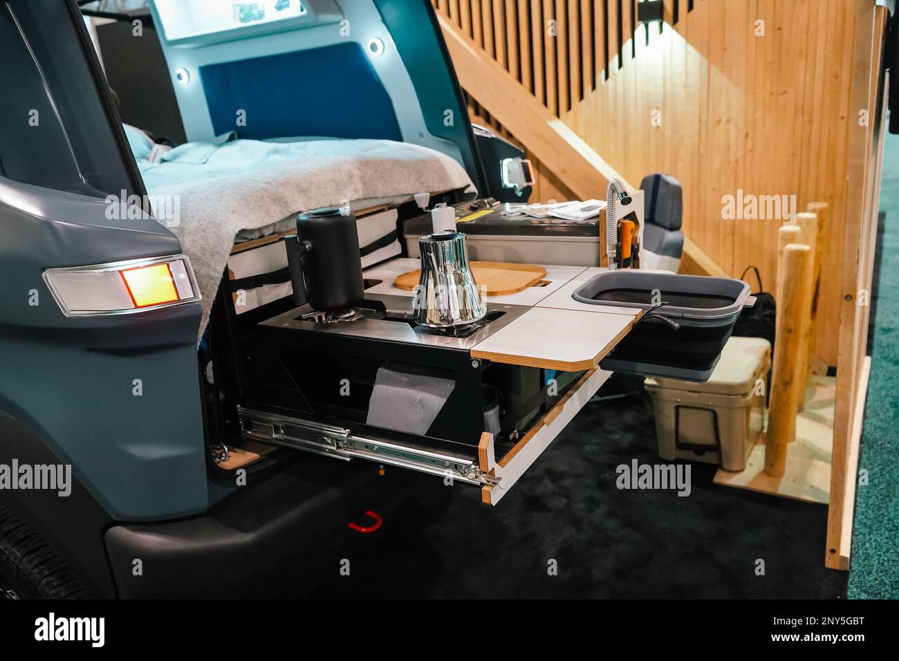 Kitchen back of van hi-res stock photography and images - Alamy