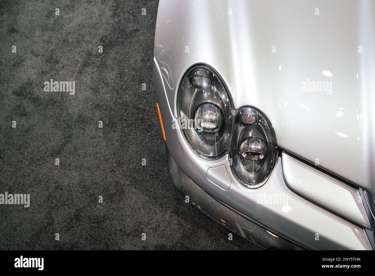 Mercedes benz lighting hi-res stock photography and images - Alamy