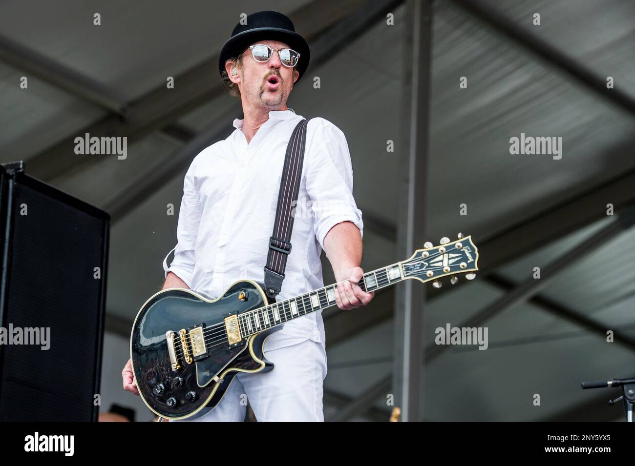John Thomas Griffith of Cowboy Mouth performs during the New Orleans ...