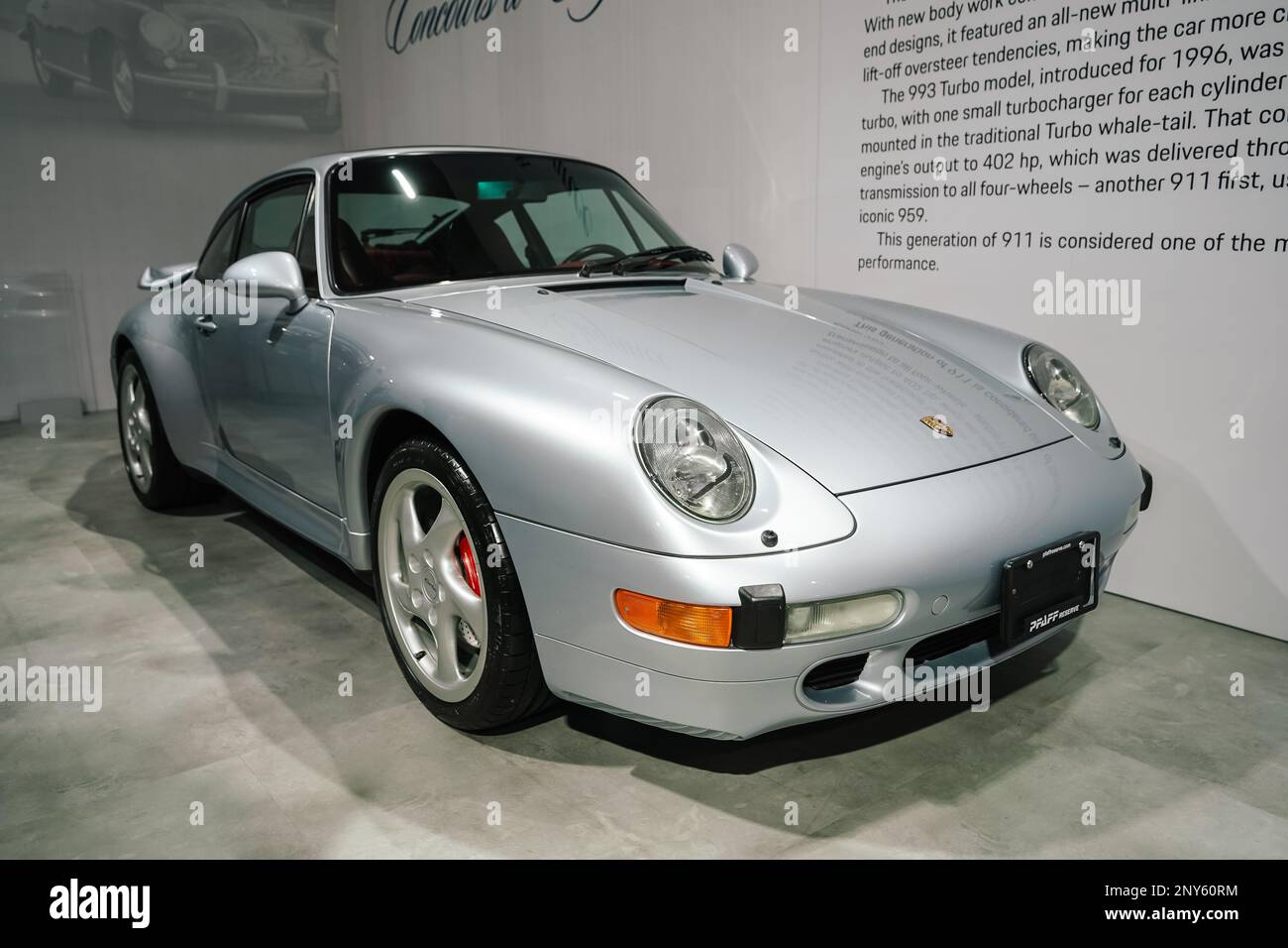 Silver Porsche 993