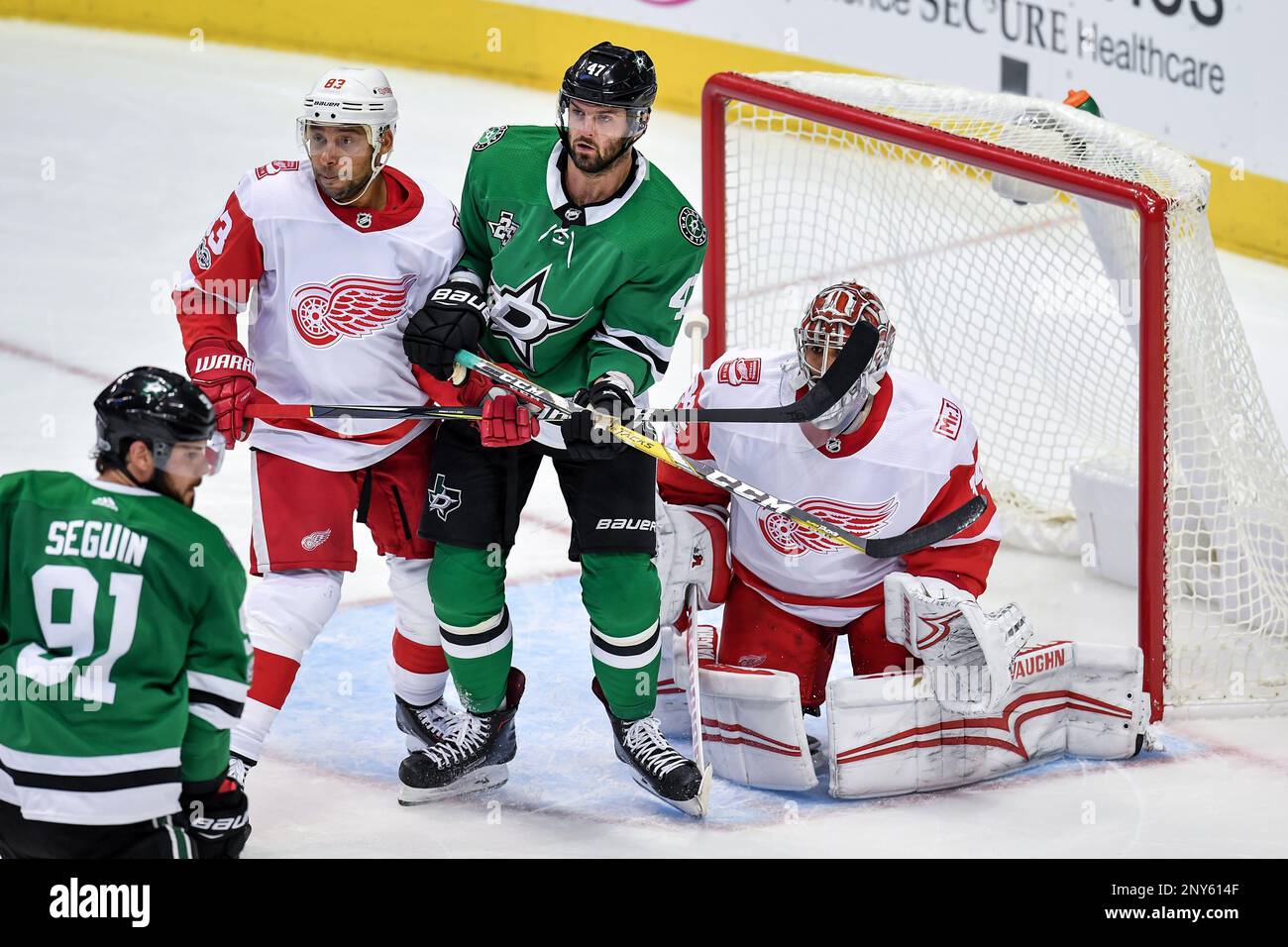 October 10th, 2017.Dallas Stars right wing Alexander Radulov (47) tries ...