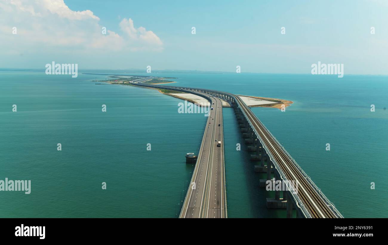 Aerial top down rotating shot hi-res stock photography and images - Alamy