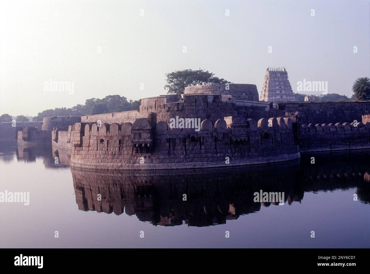 Vellore fort hi-res stock photography and images - Alamy