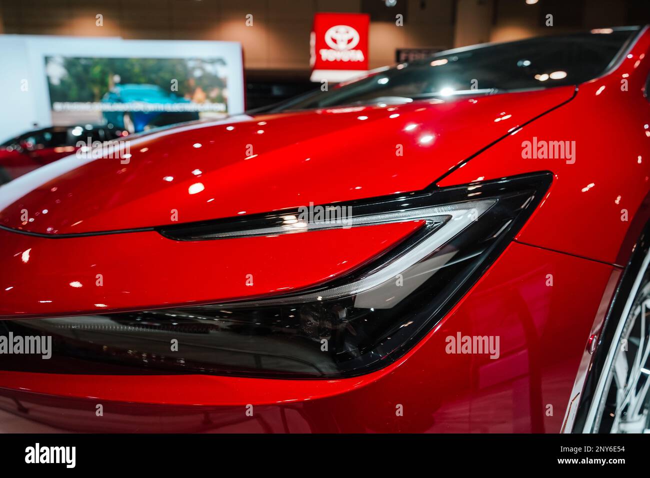 2023 toyota prius front headlight close up Stock Photo - Alamy