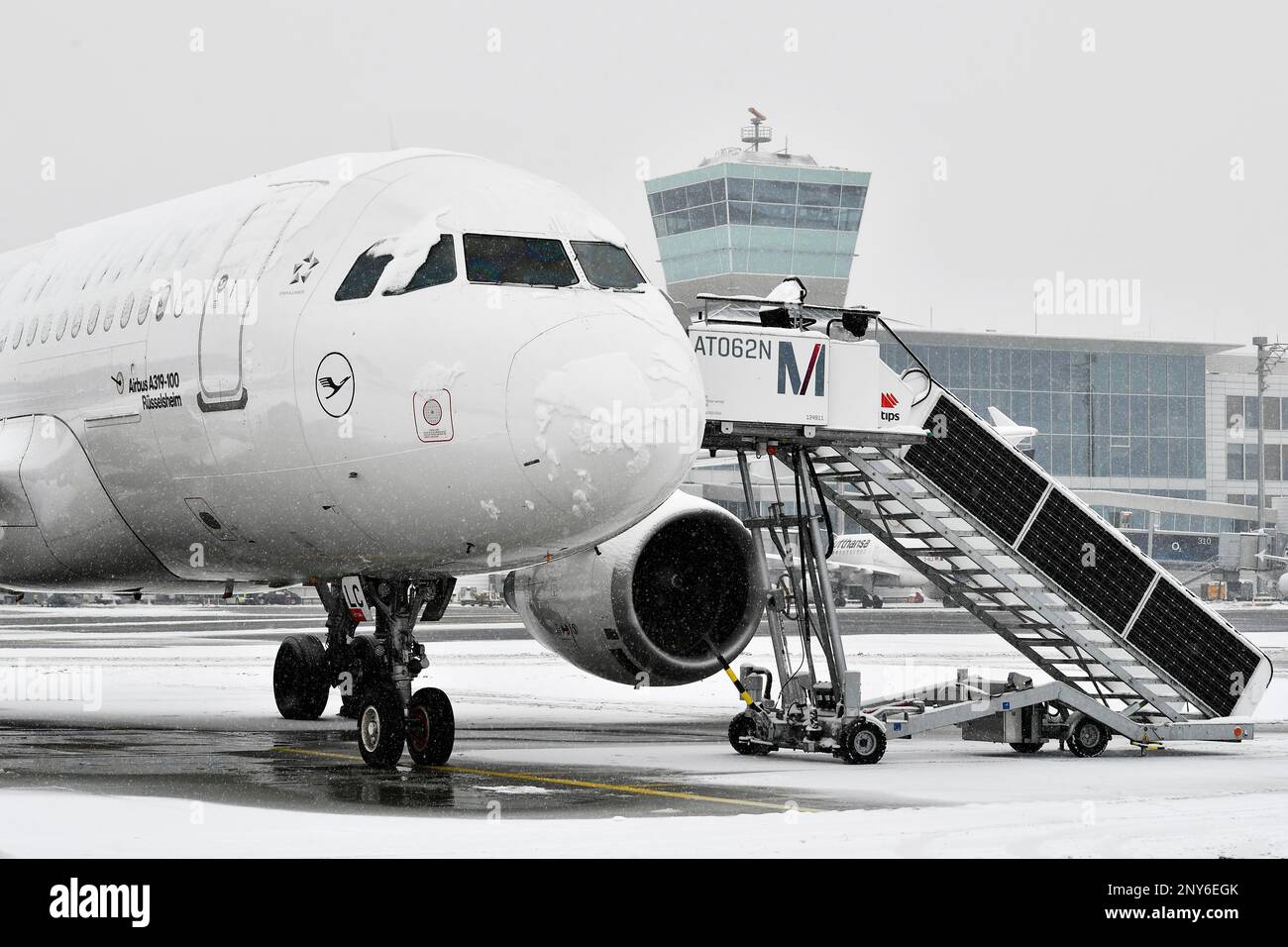 Lufthansa Airbus A319-100 in winter with snow with electric solar ...