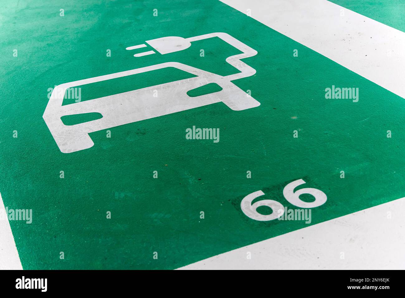 Parking space at a charging point for electric vehicles, symbol photo ...
