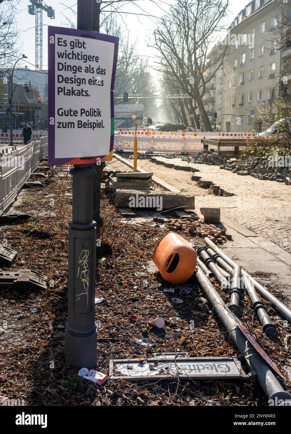 Construction site sign board hi-res stock photography and images - Alamy