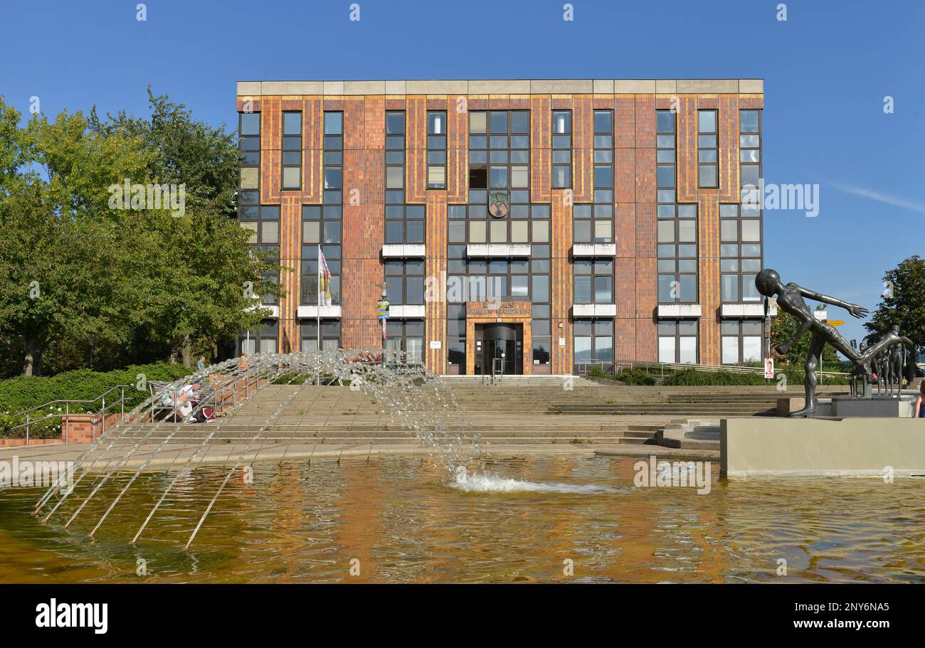 City Hall, Helene-Weigel-Platz, Marzahn, Berlin, Germany Stock Photo ...