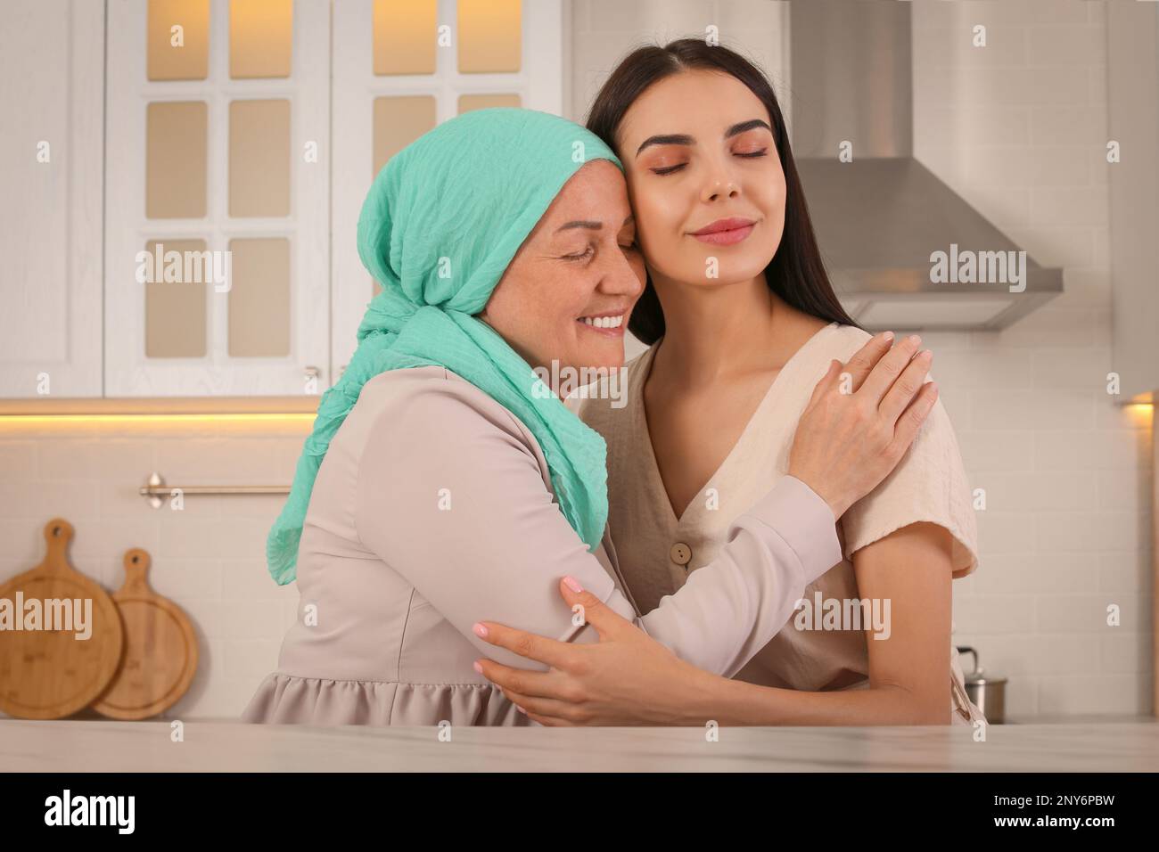Young woman visiting her mother with cancer indoors Stock Photo - Alamy