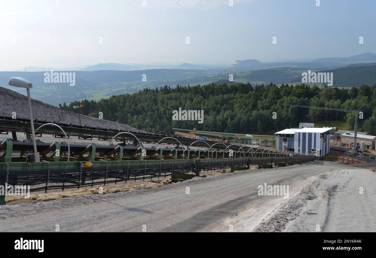 Conveyor belt conveyor hi-res stock photography and images - Alamy