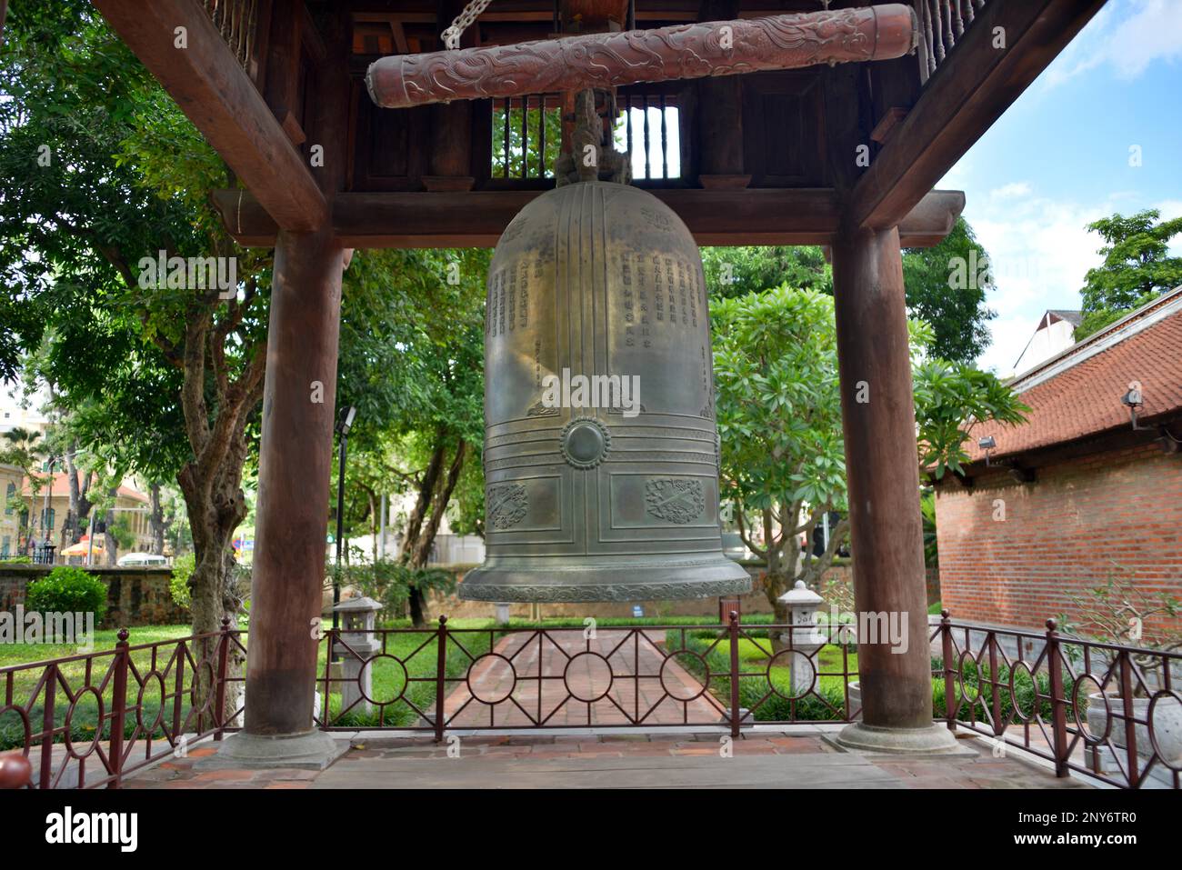Big Bell, Temple of Literature, Van Mieu, Hanoi, Vietnam Stock Photo ...