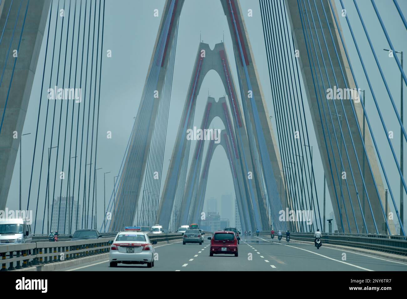 Nhat Tan Bridge, Highway, Hanoi, Vietnam Stock Photo - Alamy