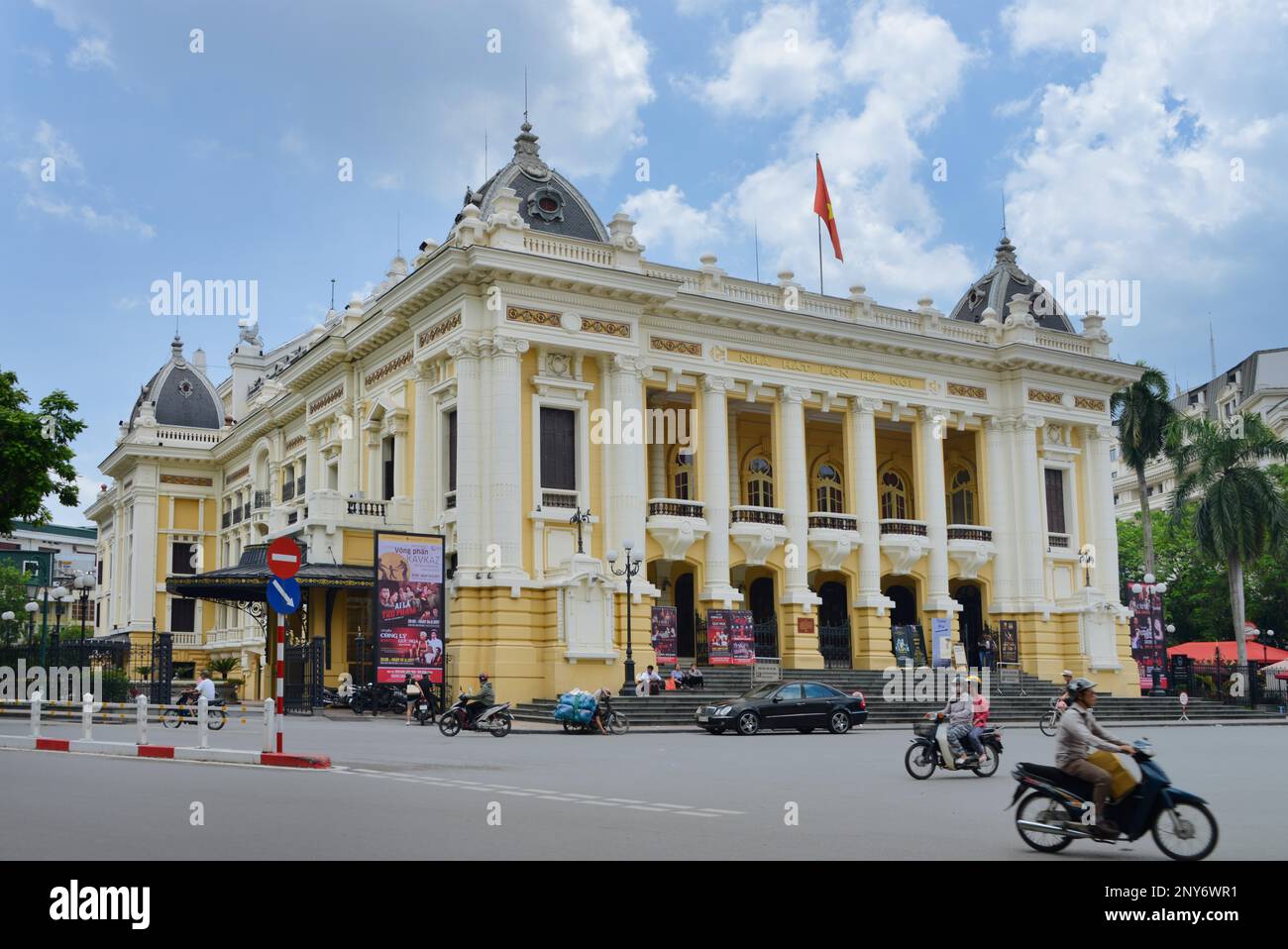 Opera House, Trang Tien, Hanoi, Vietnam Stock Photo - Alamy