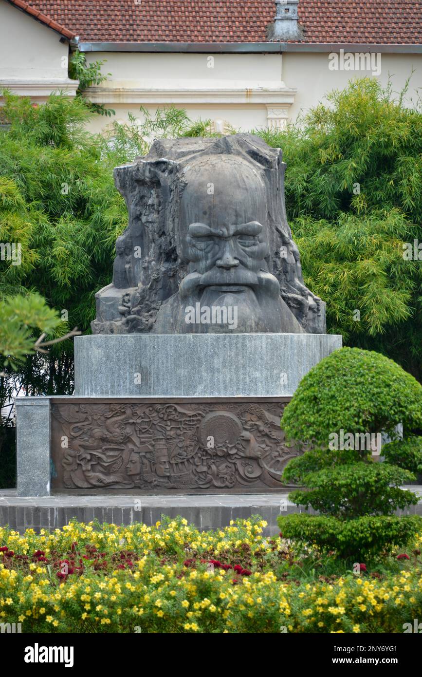 Park Statue, Ho Chi Minh, Hue, Vietnam Stock Photo - Alamy