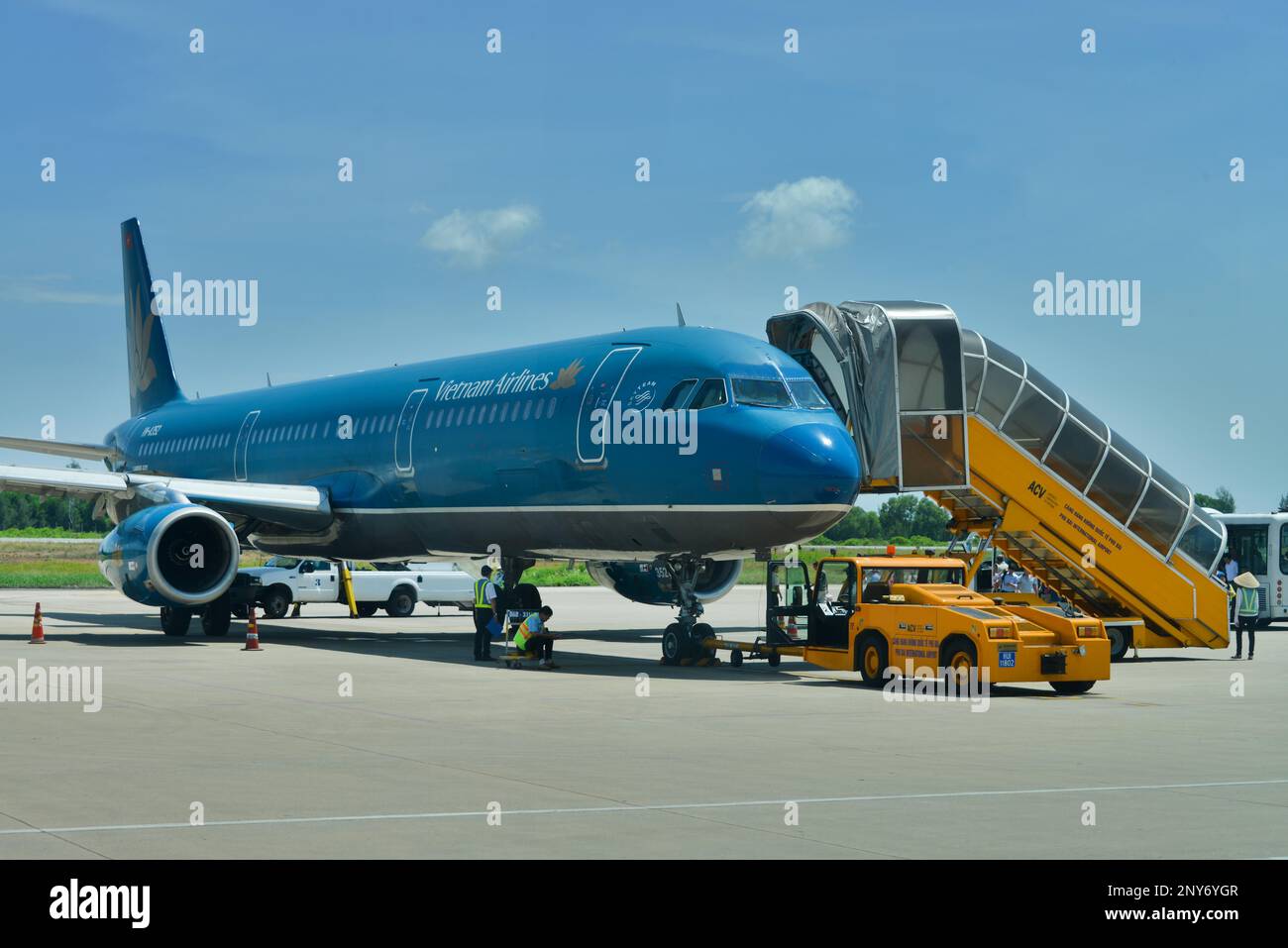 Plane, Vietnam Airlines, Airport, Hue, Vietnam Stock Photo - Alamy