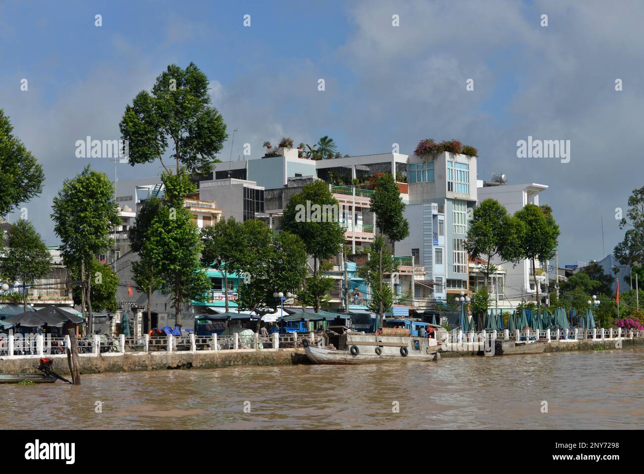 Residential houses, promenade, Sa Dec, Mekong Delta, Vietnam Stock ...
