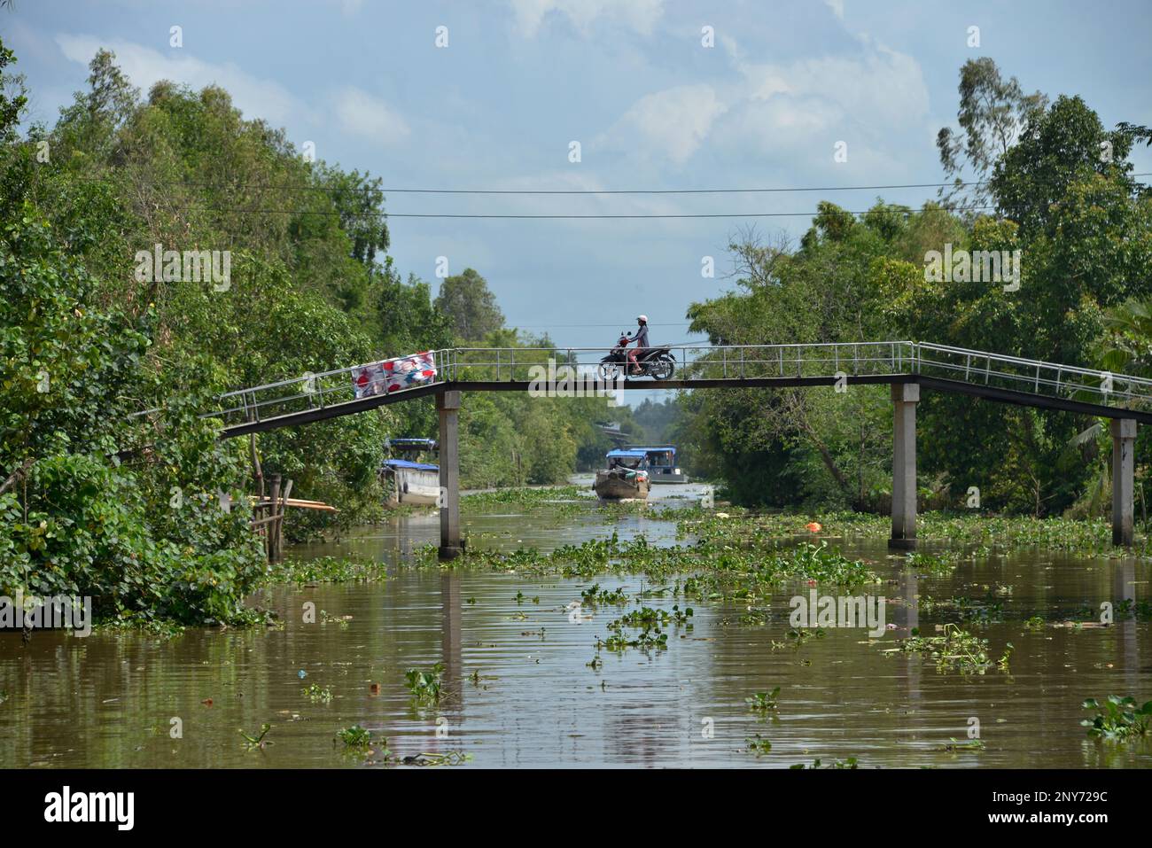 Shipping, canal between Sa Dec and Can Tho, Mekong Delta, Vietnam Stock ...