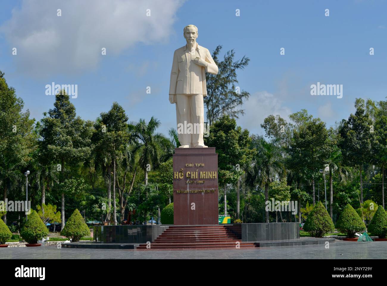 Statue, Ho Chi Minh, Sa Dec, Mekong Delta, Vietnam Stock Photo - Alamy