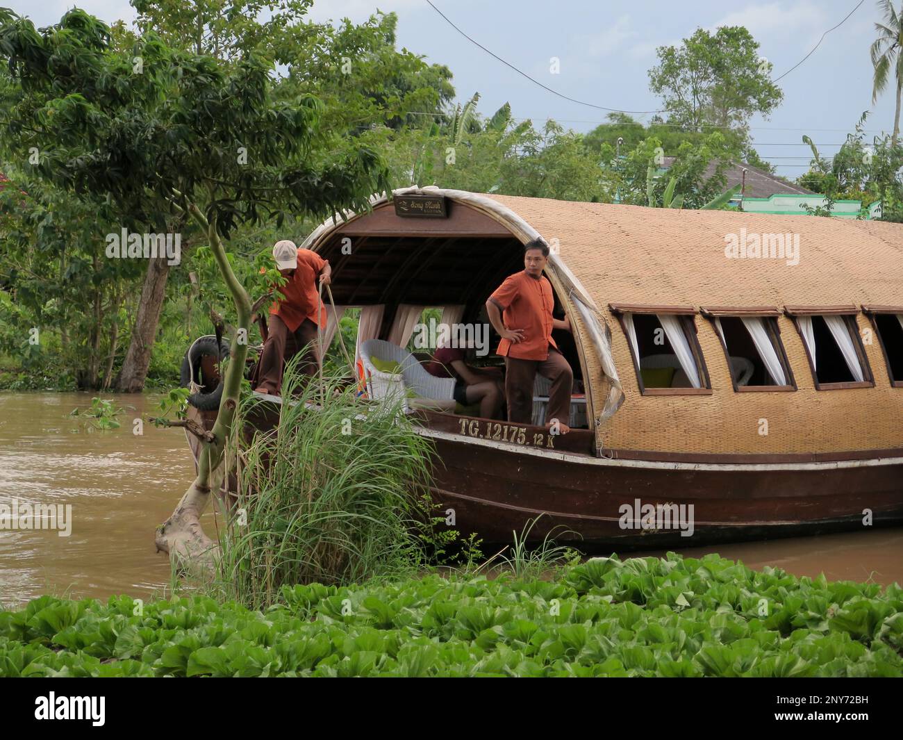 Sampan cruise hi-res stock photography and images - Alamy