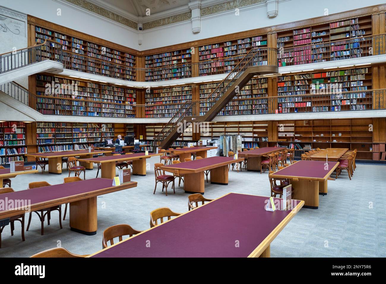 School library chair hi-res stock photography and images - Alamy