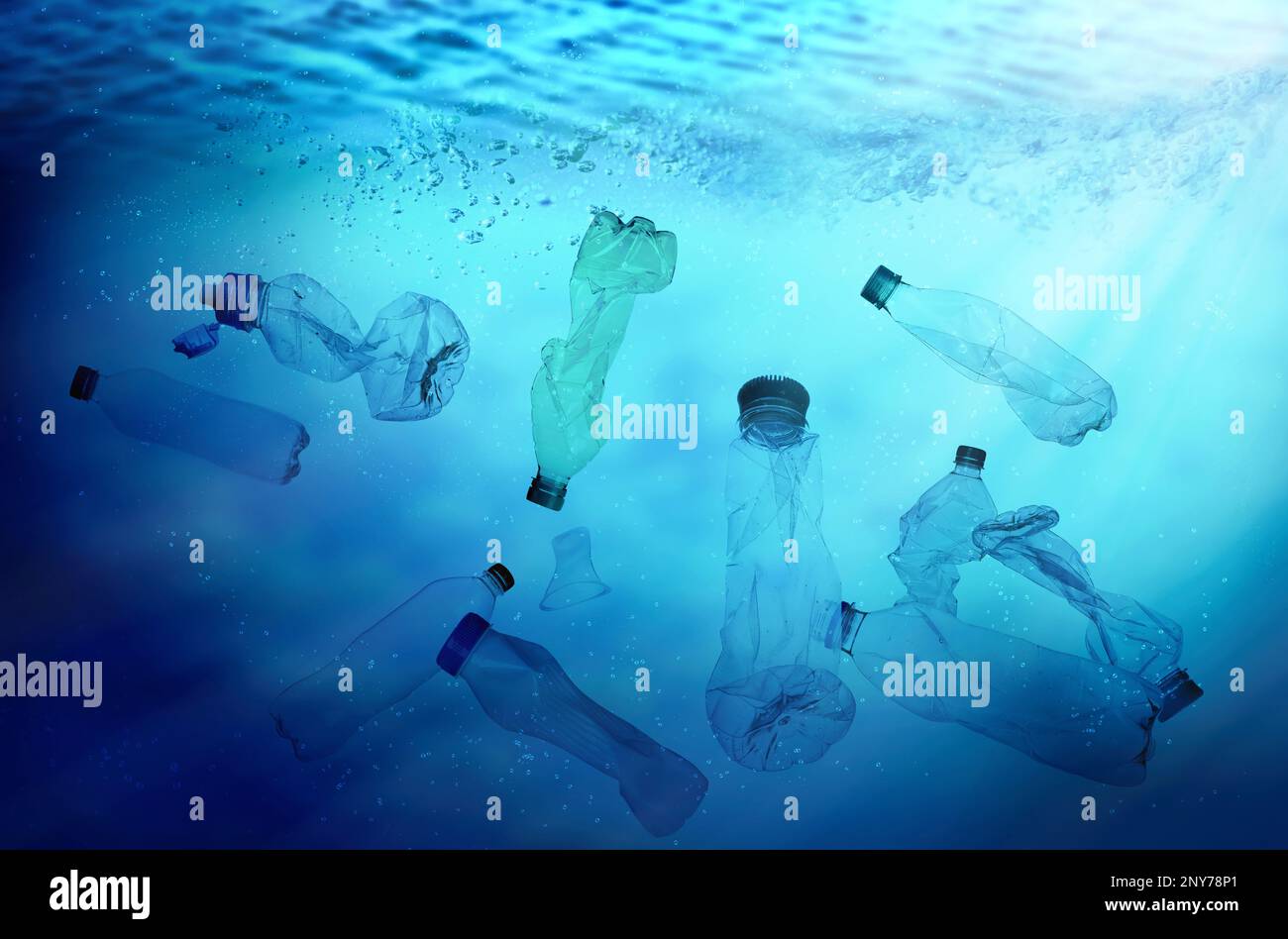 Plastic garbage in ocean. Marine pollution Stock Photo - Alamy