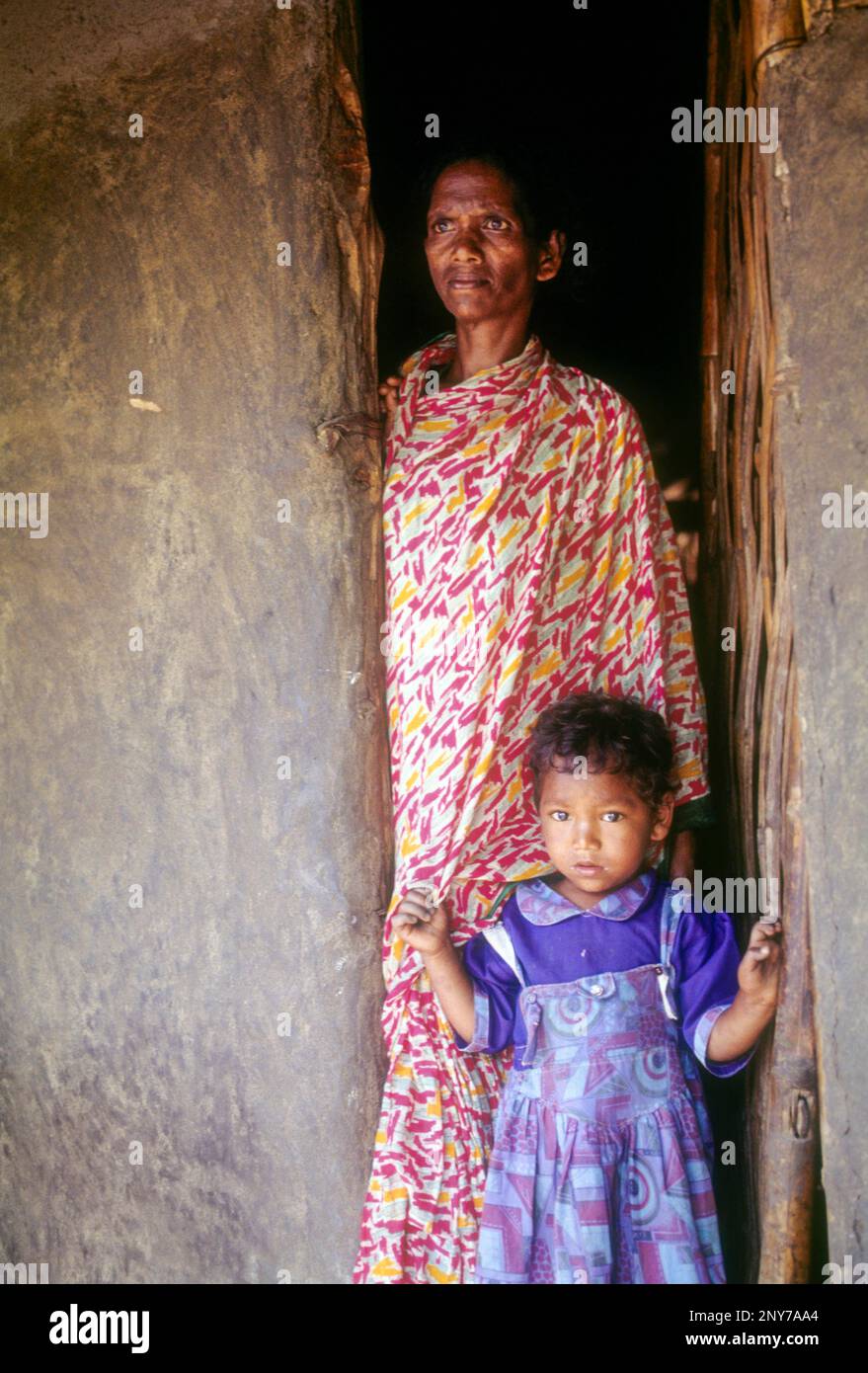 Mother and child Jenu Kurumba Tribal at Nagarahole, Karnataka, South ...