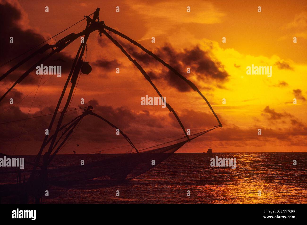Sunset Chinese Fishing Net, Kochi Cochin, Kerala, South India, India ...