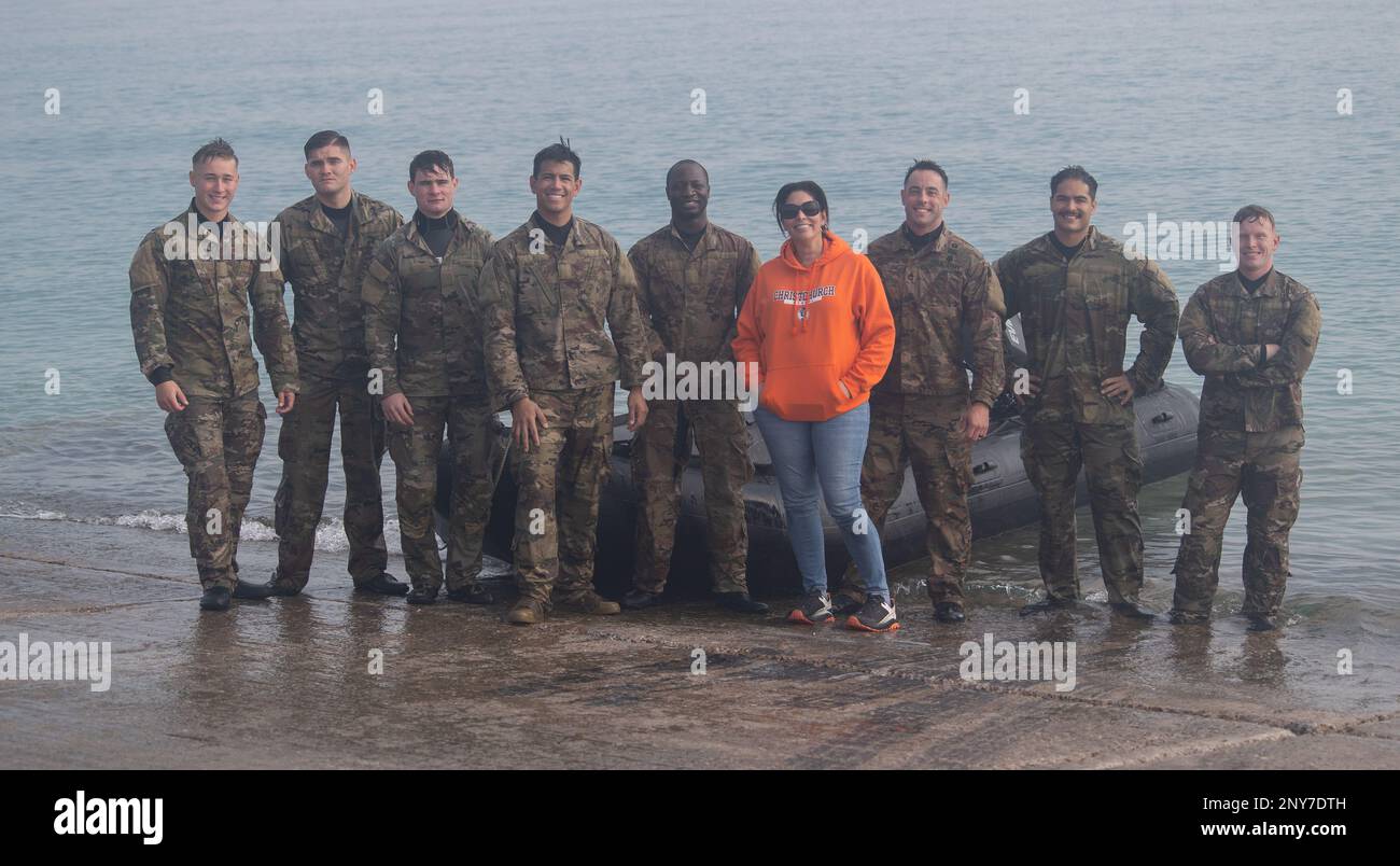 U.S. Army Soldiers with the 511th Engineer Dive Detachment pose for a ...