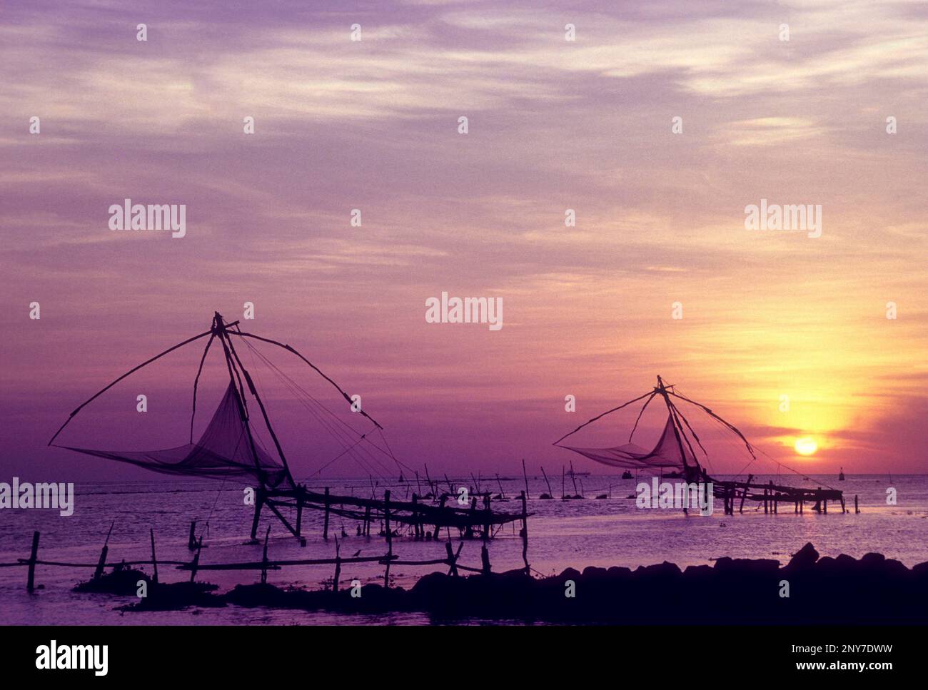 Sunset Chinese Fishing Nets Fort Kochi Cochin, Kerala, South India ...