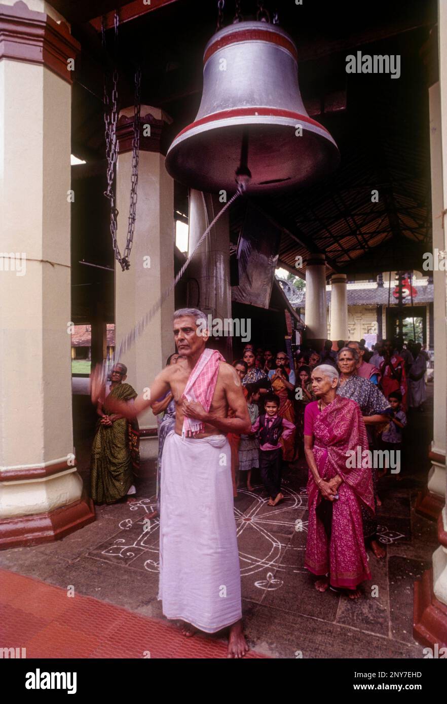 Huge bronze bell at Thirumala Devaswom temple, Mattancherry, Kochi ...