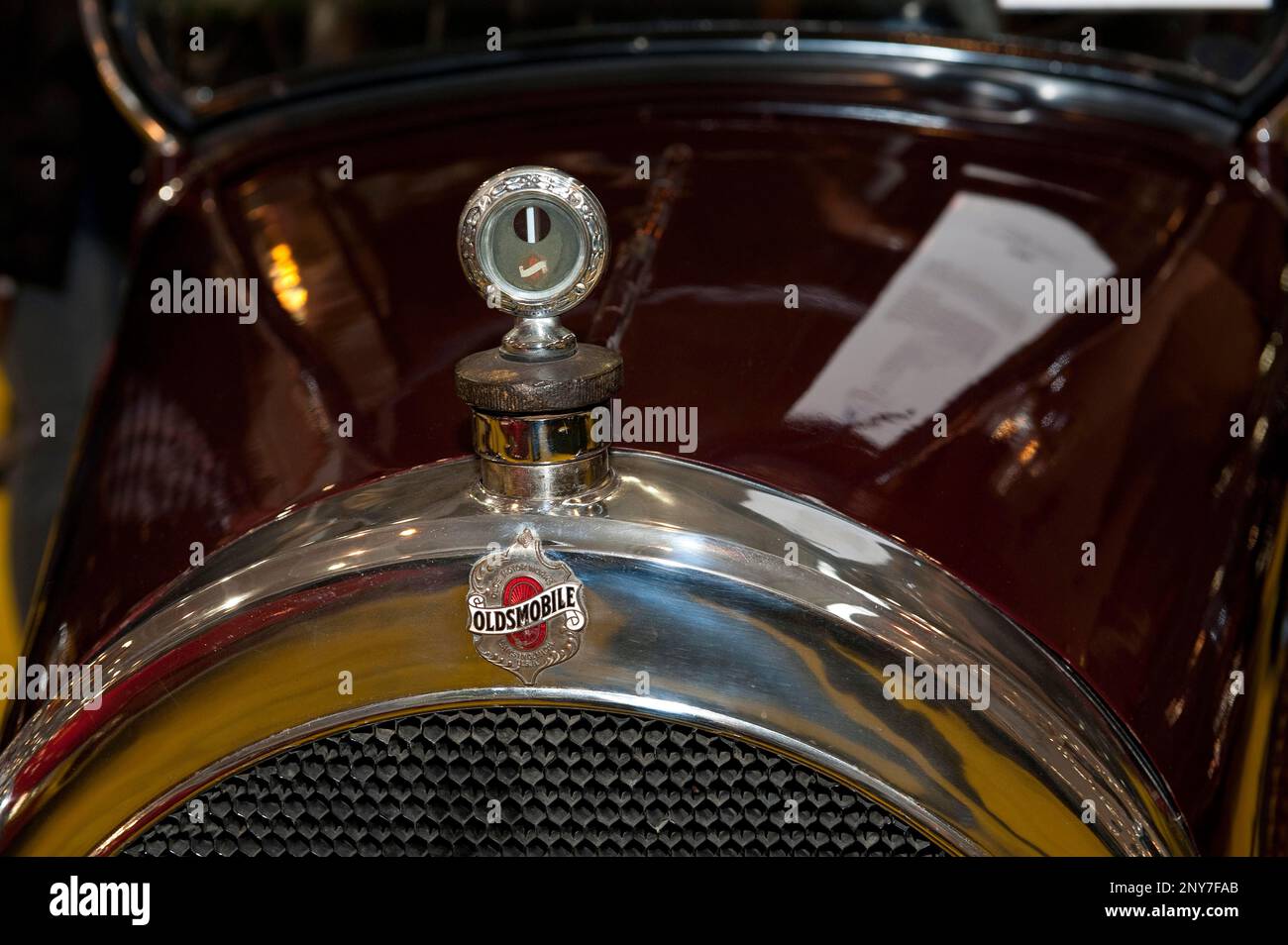 Oldsmobile 43A Roadster, radiator mascot, classic Stock Photo - Alamy