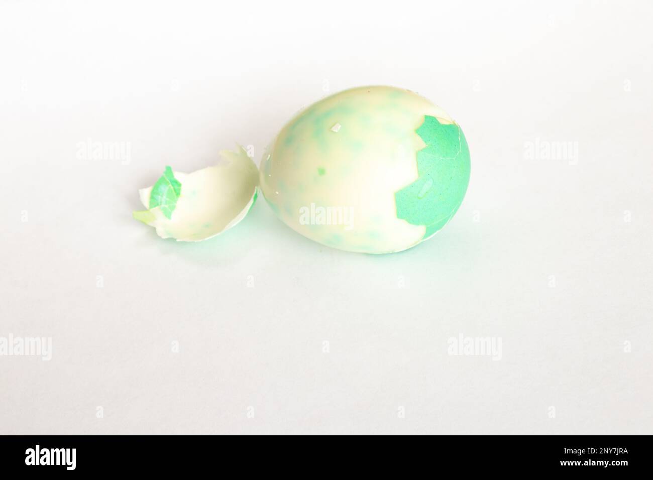boiled easter egg and eggshell Stock Photo - Alamy