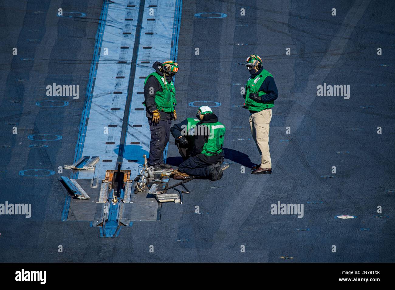 Catapult ammunition hi-res stock photography and images - Alamy