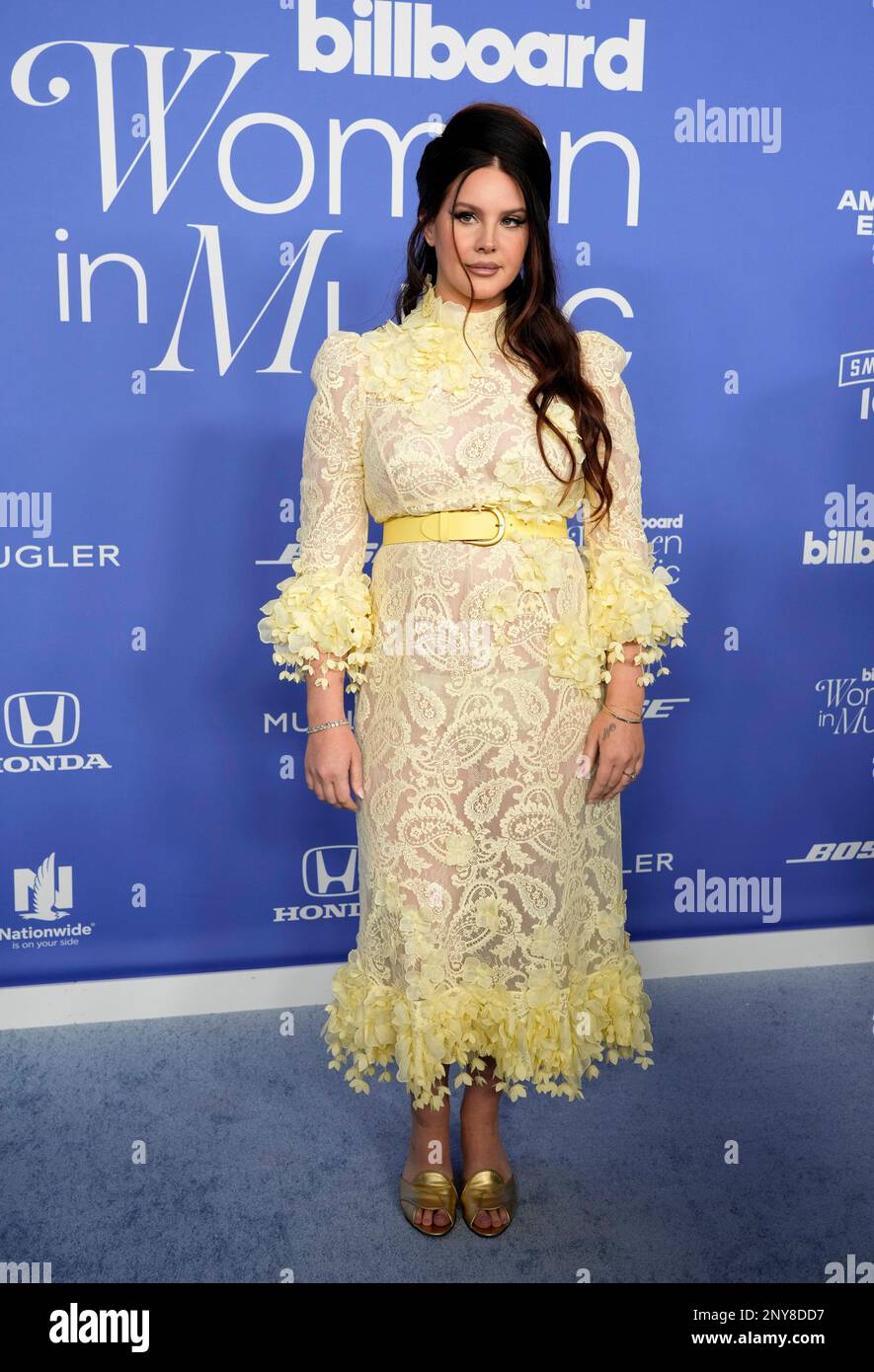 Lana del Rey poses at the 2023 Billboard Women in Music Awards ...