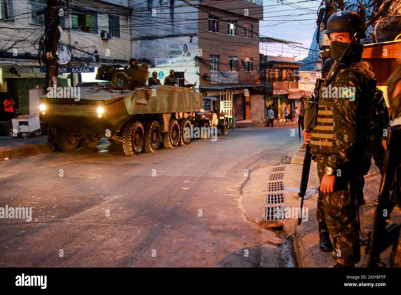 RJ - Rio de Janeiro - 09/22/2017 - Police operation in the Rocinha ...