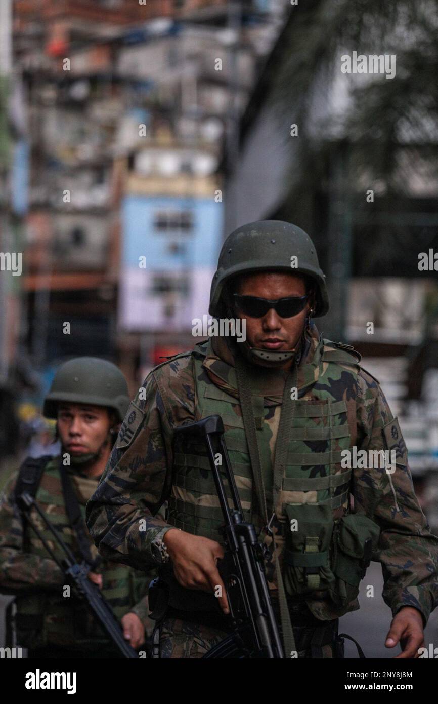RJ - Rio de Janeiro - 09/22/2017 - Police operation in the favela of ...